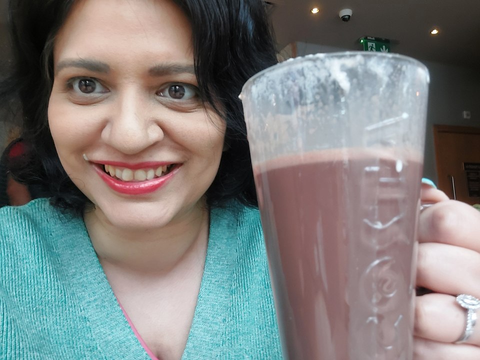 Costa Coffee KitKat Hot Chocolate review - video Dailymotion