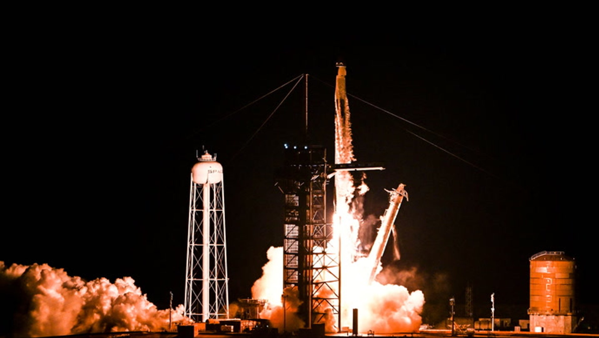 SpaceX mission to include first commercial space walk