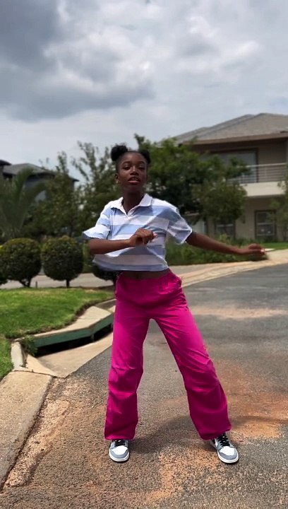 by_sarahss_ddc81c519c404a19a05c7e4dcc2121b7 - video Dailymotion