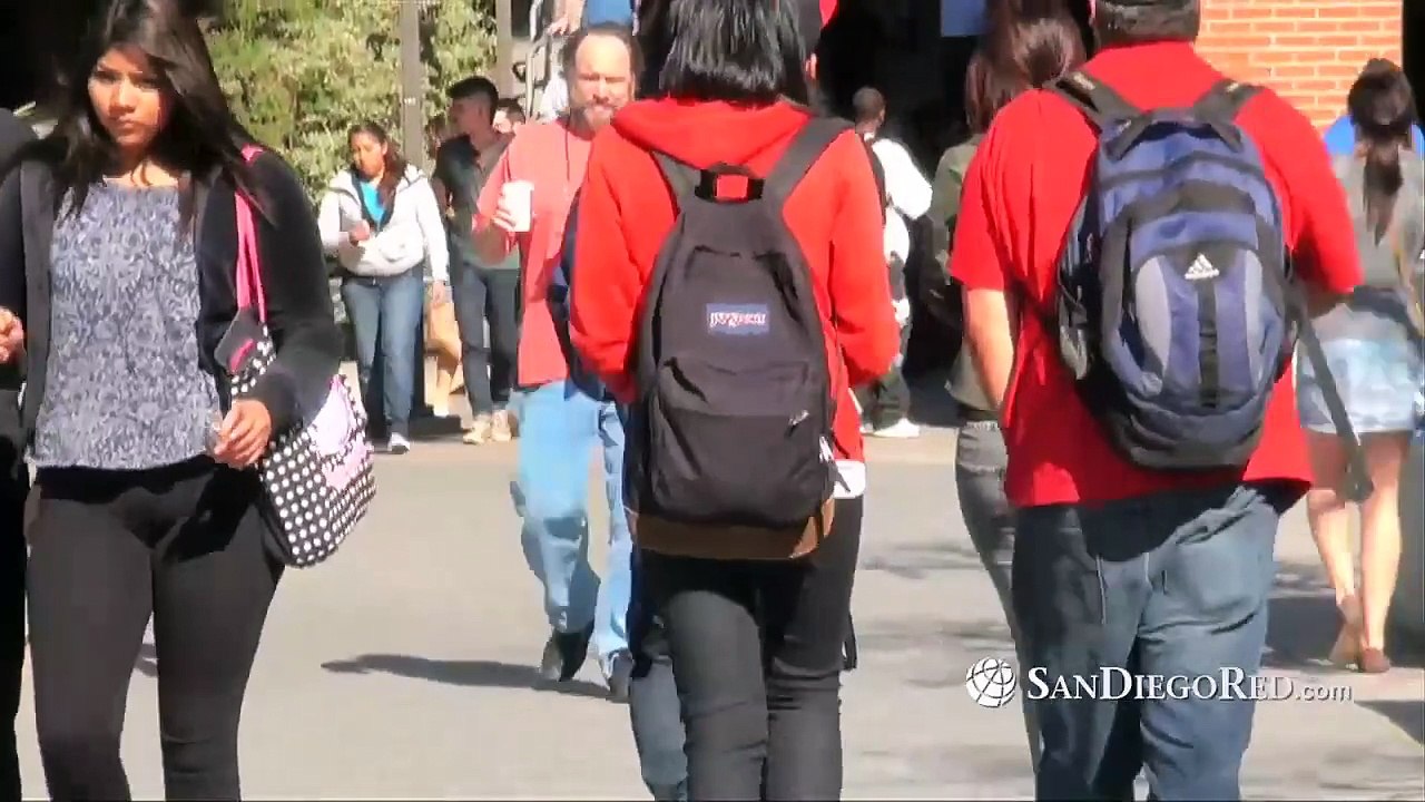 VIDEO: Manoseador sigue haciendo de la suyas - Vídeo Dailymotion