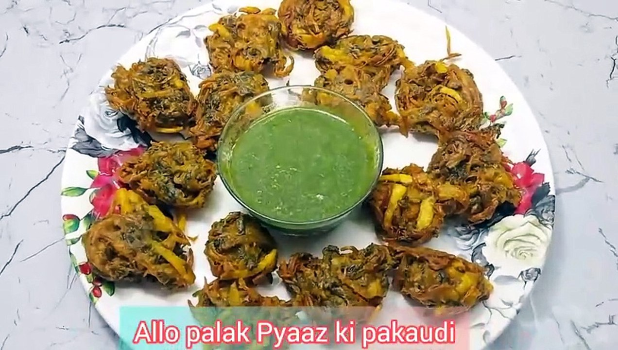 aalu palak pyaaz ki pakodi recipe और स्वादिष्ट अंगूर की चटनी _cooking ...