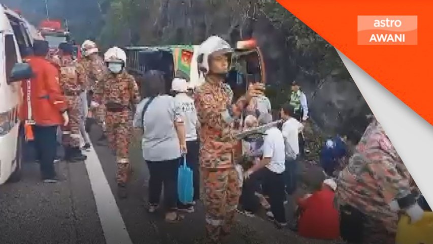 Bas terbalik di lebuh raya PLUS, 41 penumpang terselamat | Astro Awani