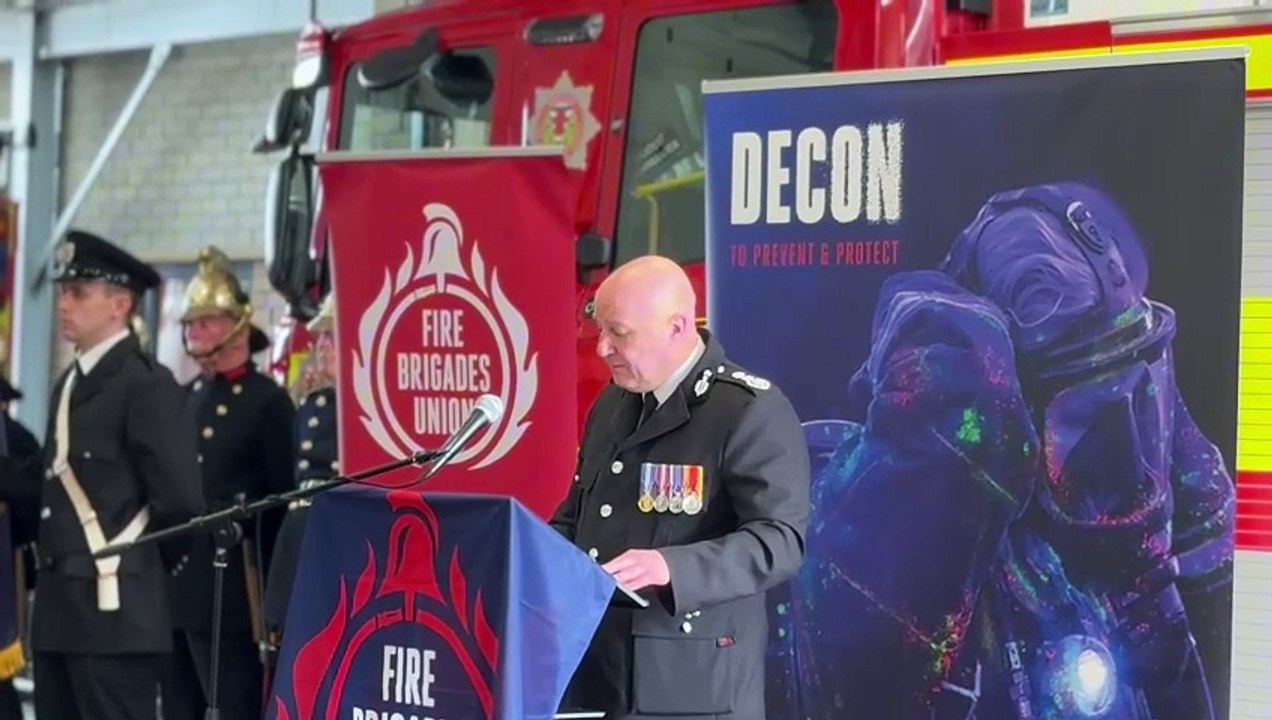 Red plaque ceremony for Roderick MacLeod - video Dailymotion