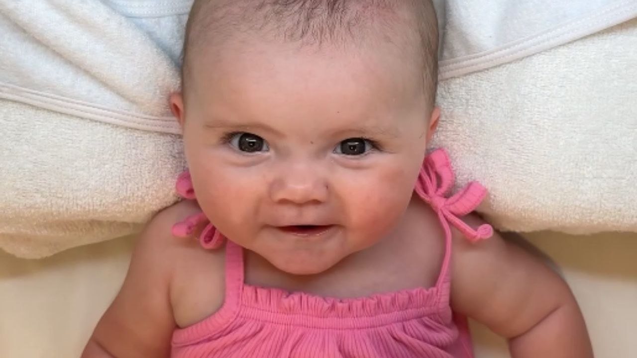 Crown of lashes: Tiny princess gets pampered in her mom's salon - video ...
