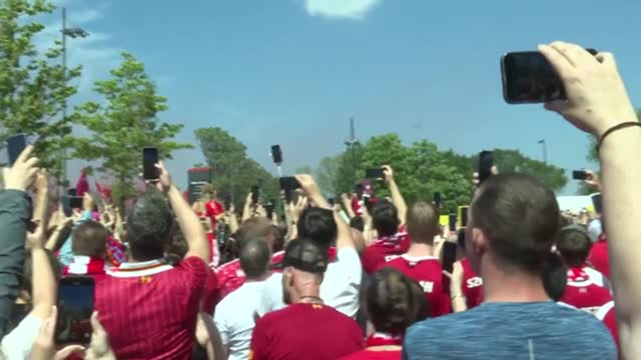 Liverpool fans in full voice for Klopp's final Anfield arrival - video ...
