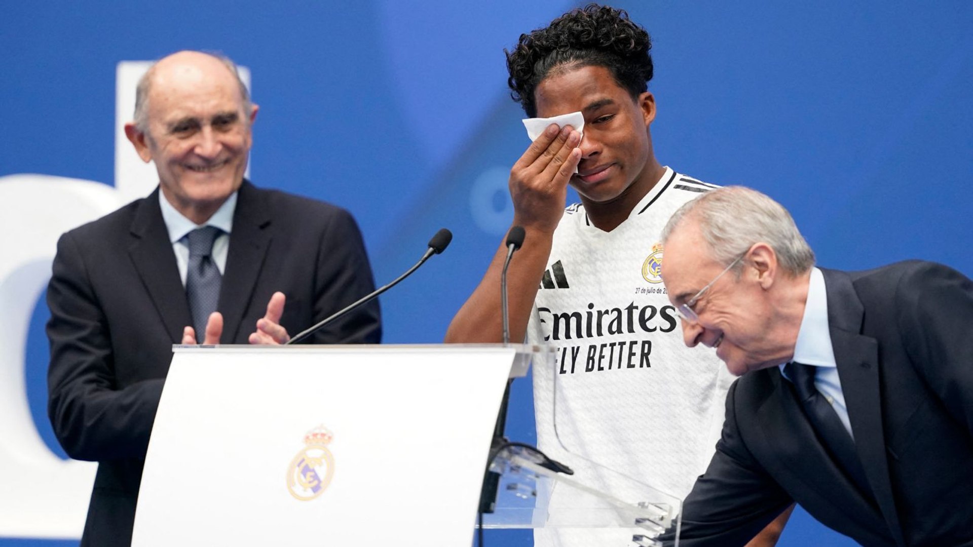 Endrick Breaks Down in Tears During His Real Madrid Presentation | beIN ...