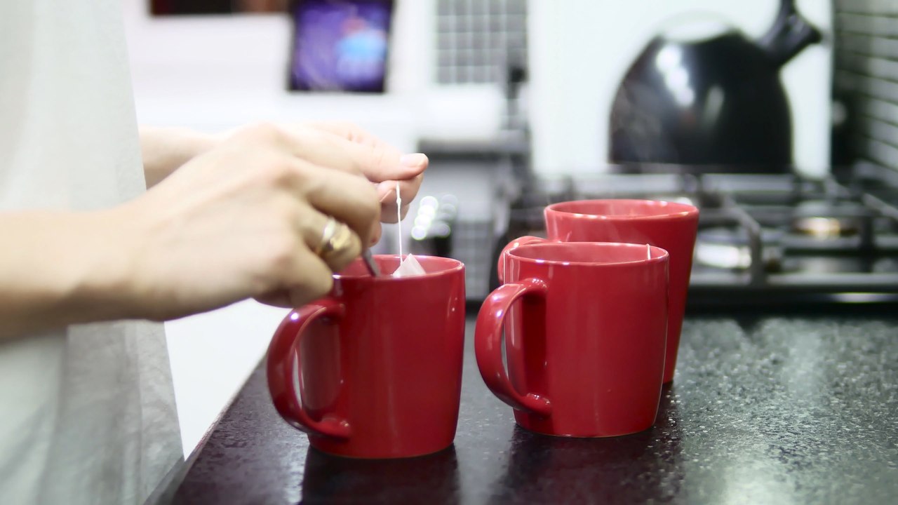 International Tea Day: Tea expert explains how to make the perfect ...