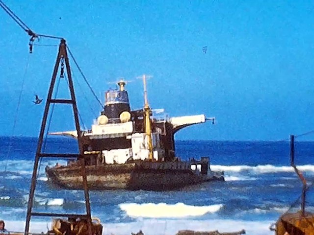 Rare footage of the Sygna wreck on Stockton Beach emerges 50 years ...
