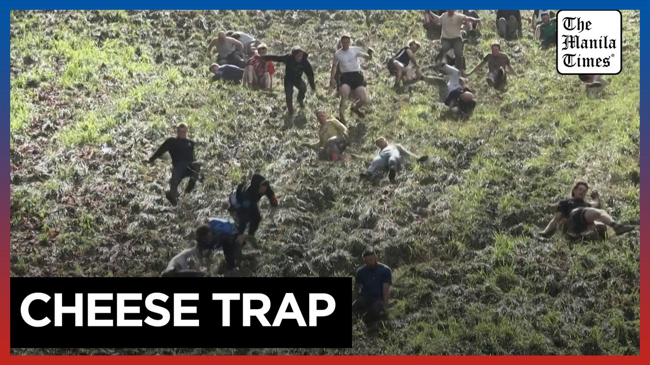 Cheese chasers run downhill in annual British race - video Dailymotion