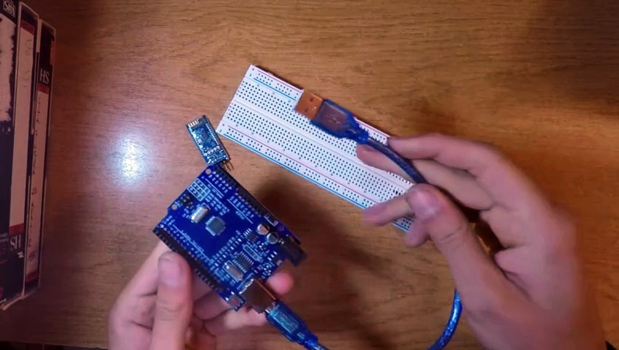 Utilizzare un modulo bluetooth HC-06 per comunicare con il monitor seriale di Arduino - Video ...