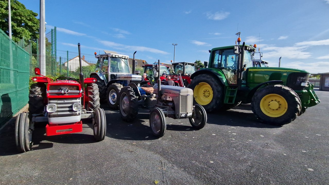 More tractors arriving for the St Columba's College tractor run at ...