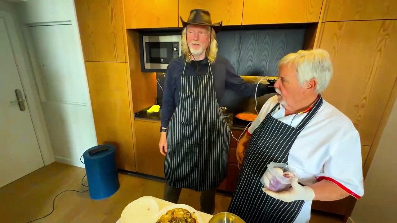 Dan Clancy durante el directo con ArrozYDesgracias - Vídeo Dailymotion