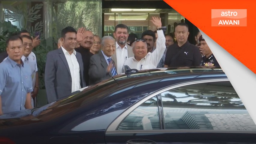 Tun M hadir ke BHEUU untuk beri keterangan | Astro Awani