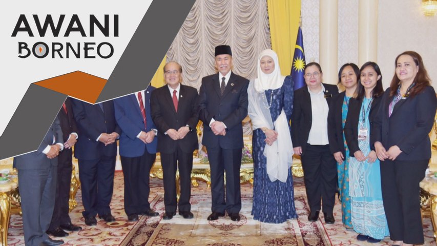 Wan Junaidi dan isteri tetamu kehormat majlis makan malam sambutan ...