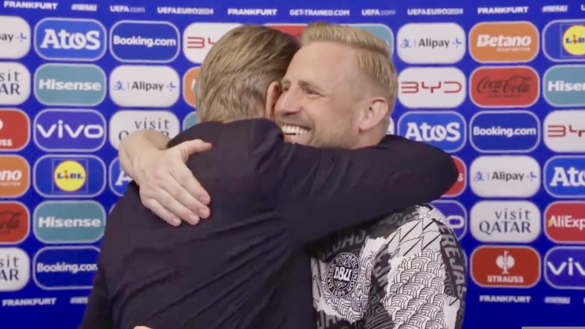VIDEO | Precioso momento entre Peter y Kasper Schmeichel en la Eurocopa ...