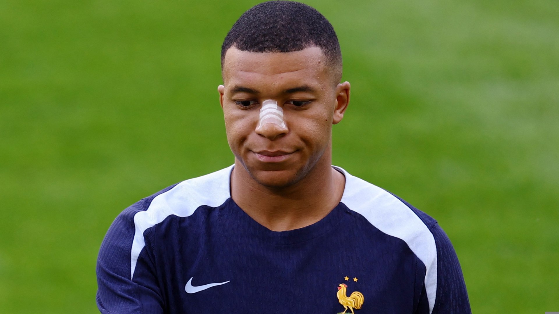 Mbappé "Adapts" to His Mask | beIN SPORTS