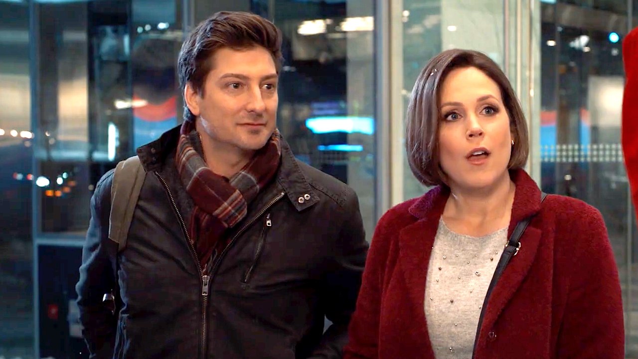 Get a Glimpse at Hallmark's Santa Tell Me with Erin Krakow - video ...