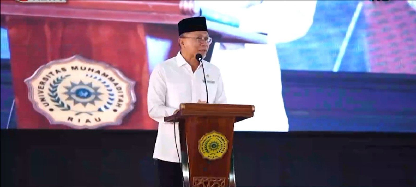 Mendag RI Zulkifli Hasan Hadiri Milad Ke-16 Universitas Muhammadiyah Riau - Video Dailymotion