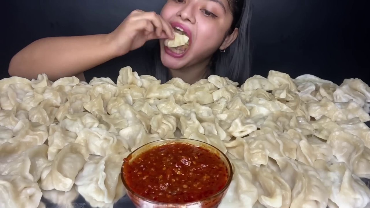 100 MOMO EATING CHALLENGE - video Dailymotion