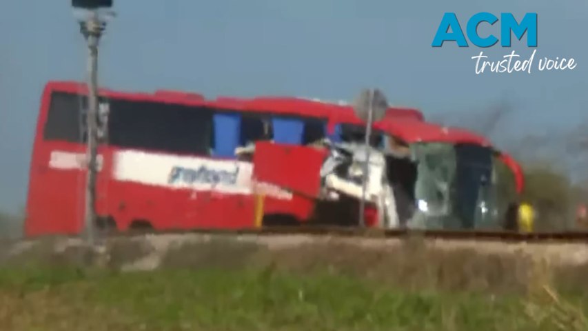 Three dead in horror bus crash on Bruce Highway, north Queensland | The ...