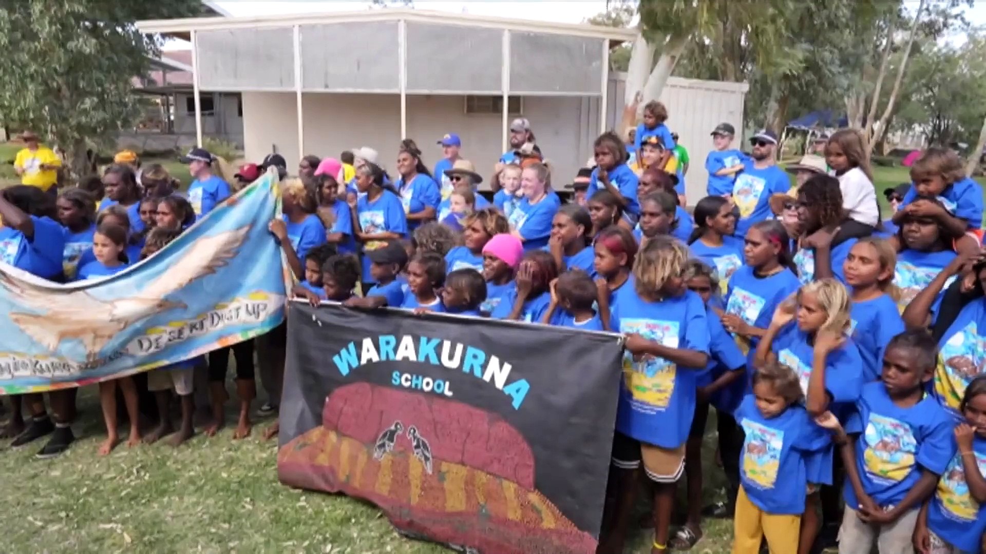 Hundreds of remote WA students gather in Warakurna to celebrate Indigenous culture