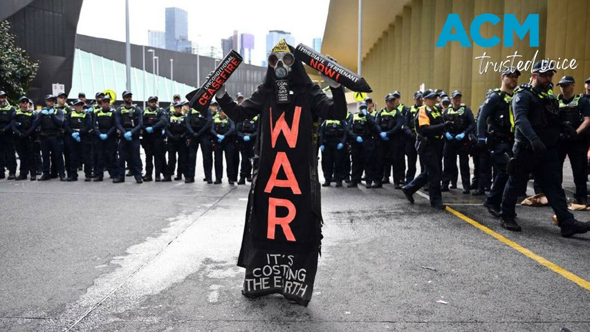 Protesters allegedly hurl acid at police during Melbourne clash | The ...