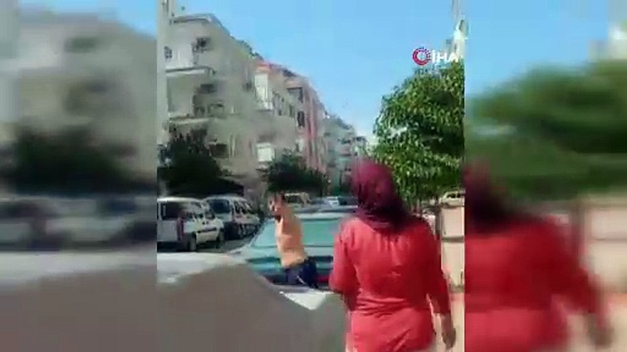 Yok artık daha neler! Dükkanın önüne park eden araca bakın ne yaptı ...