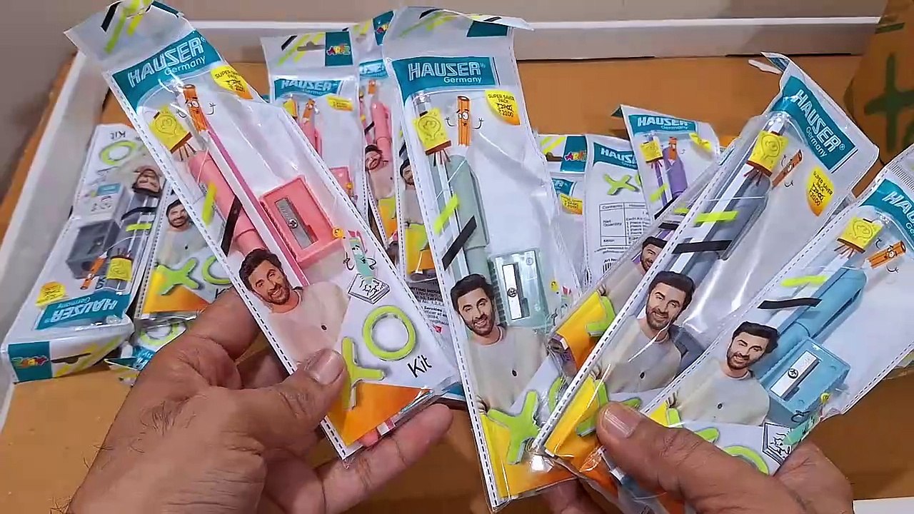 Unboxing and Review of hauser XO statonery kit 20rs for return gift ...