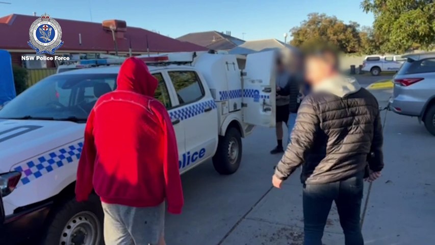 Albury police make arrests during drug and tobacco raids as part of ...