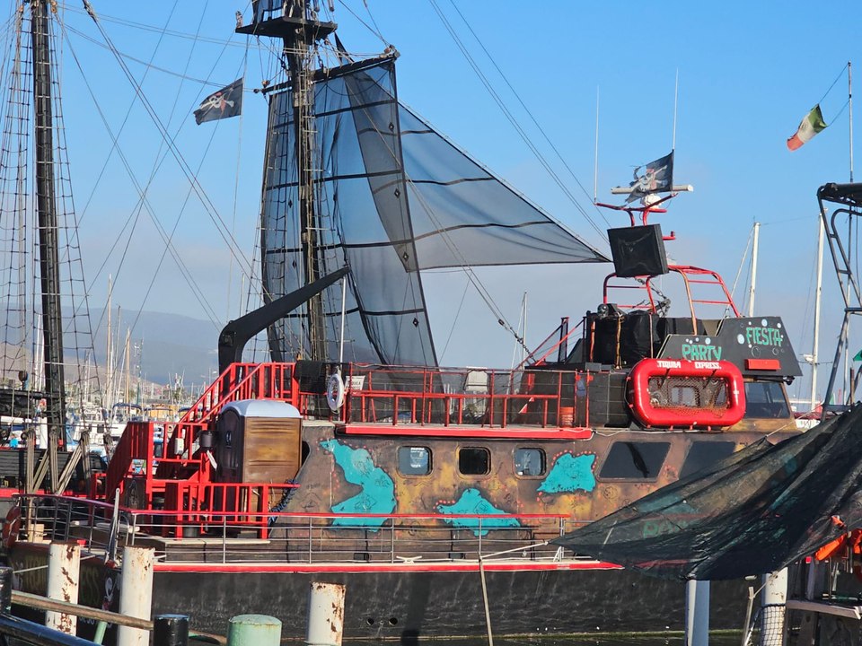 Conoce el Devil´s Gauntlet, el barco pirata de Ensenada - Vídeo Dailymotion