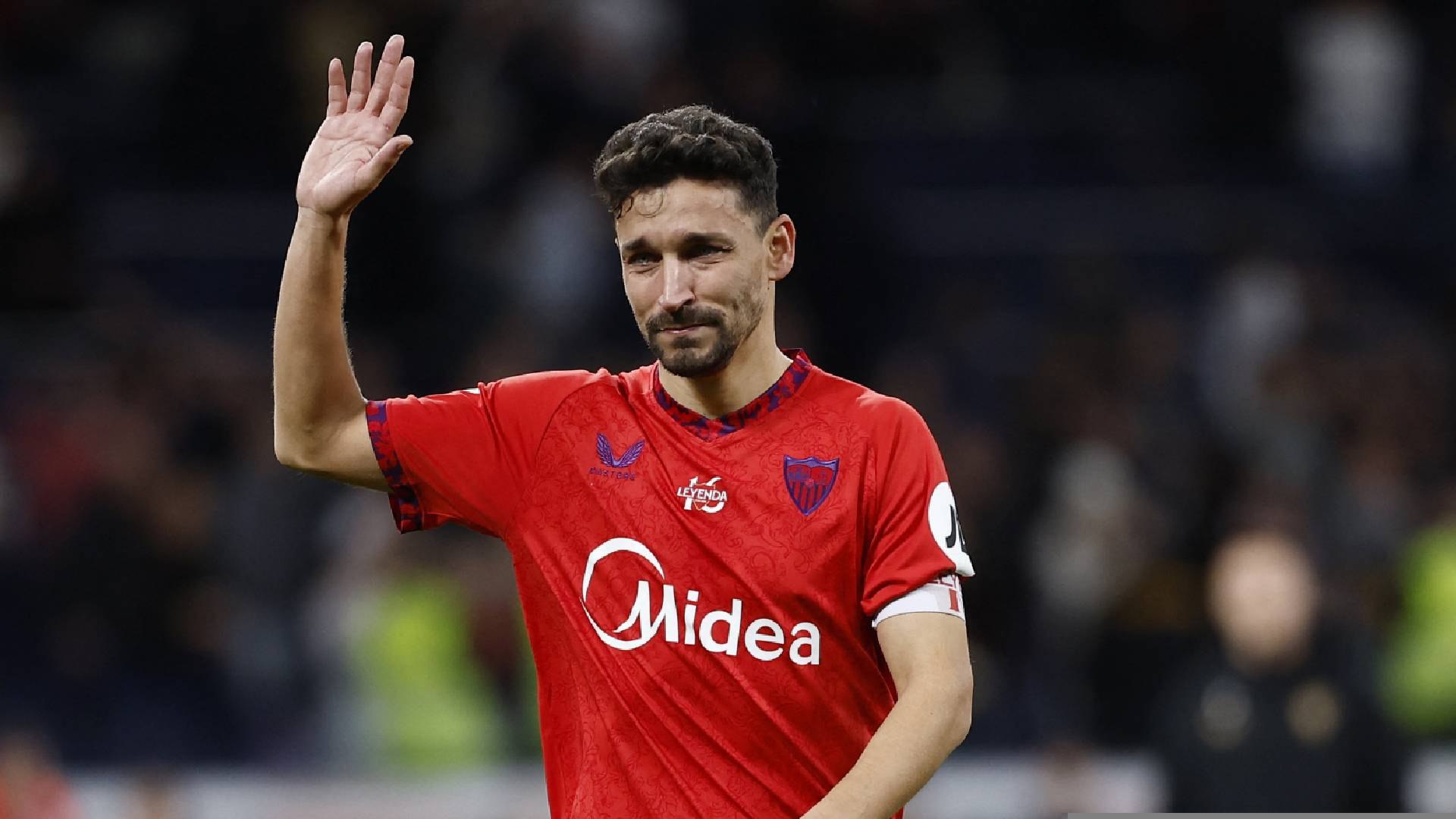 Messi Standing Like Jesus Liverpool V Man Utd, Newcastle, McKenna,