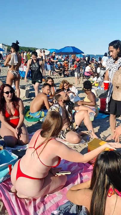 Beach Girl ! - video Dailymotion