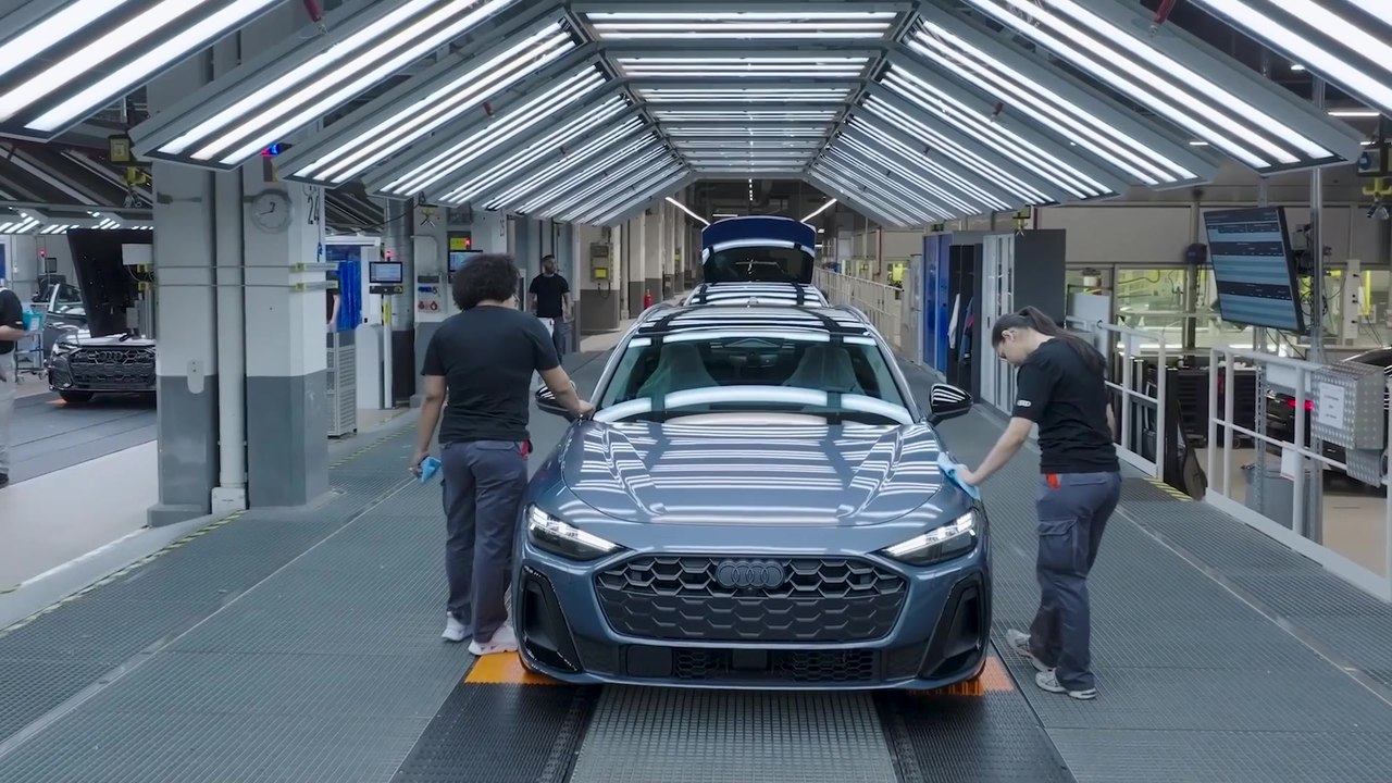 Audi Factory Neckarsulm Production - Production Audi A5 - Assembly Shop ...