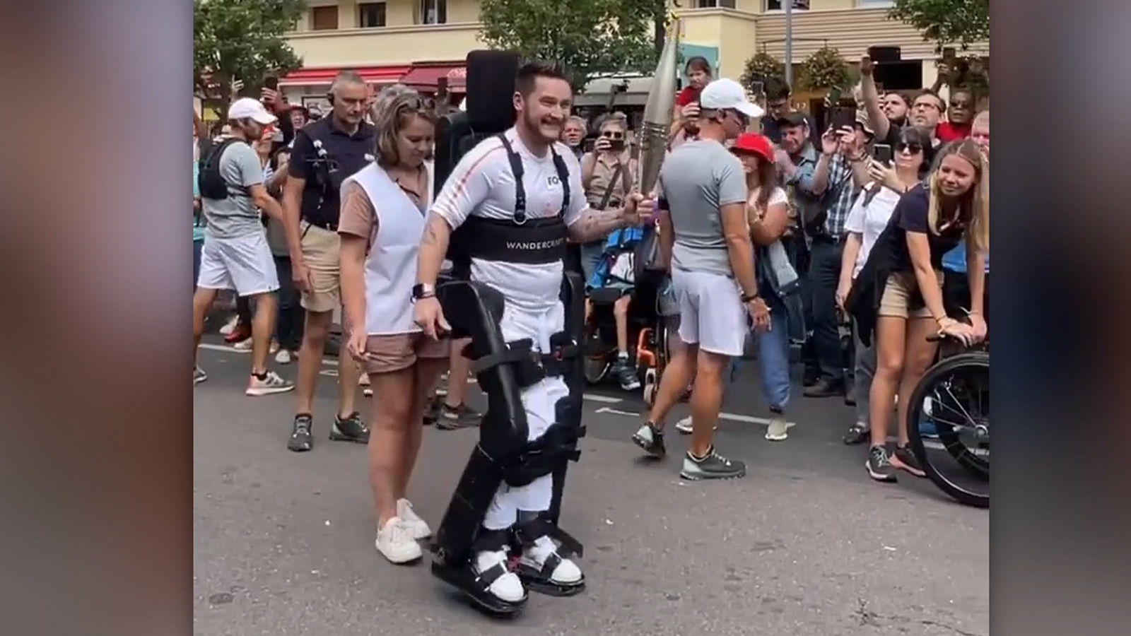 11 yaşında geçirdiği kazada felç kalan paralimpik sporcu Kevin Piette ...