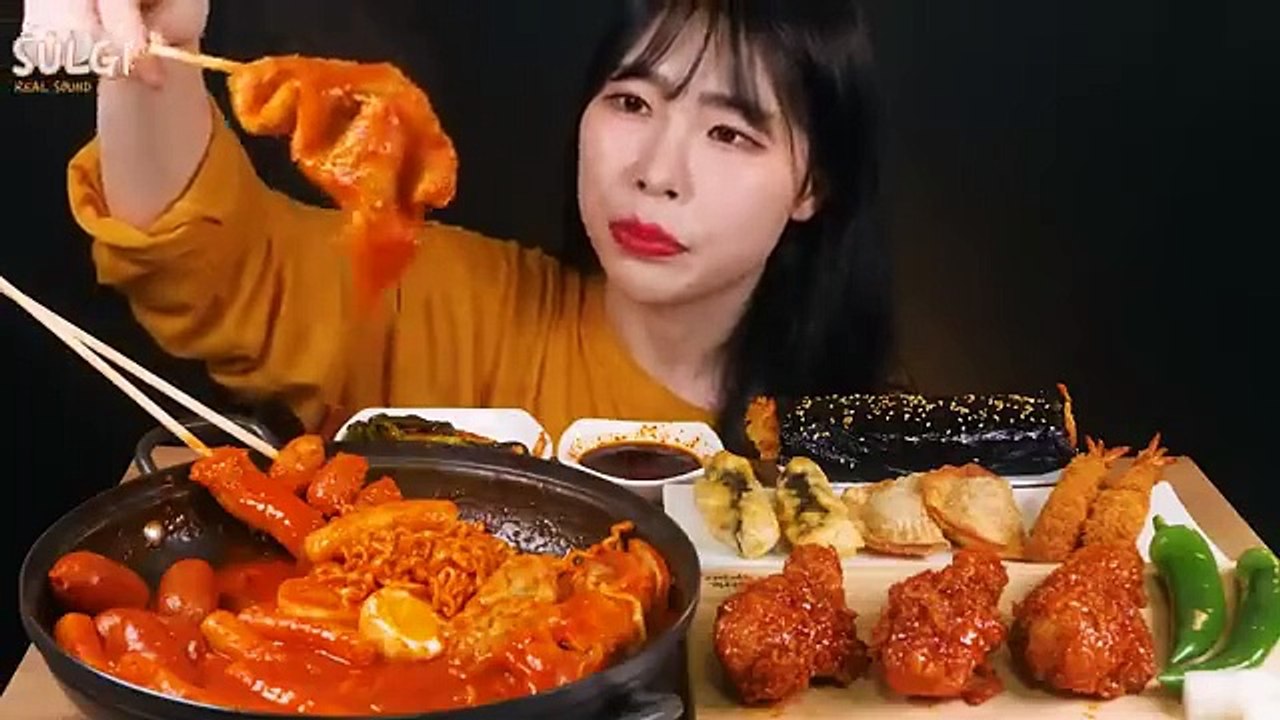 ASMR MUKBANG Spicy chicken Tteokbokki, Seasoned Chicken, Cheese Kimchi Gimbap, fried food ...