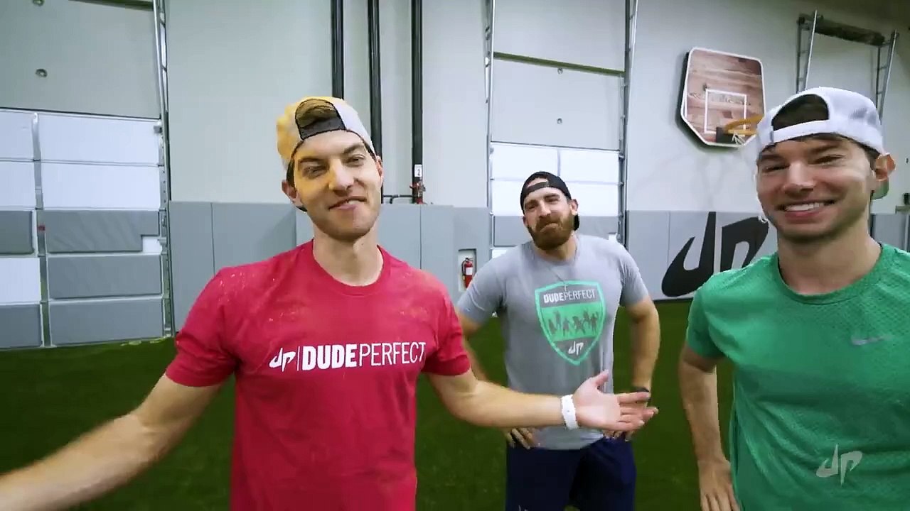 Airplane Trick Shots _ Dude Perfect - video Dailymotion