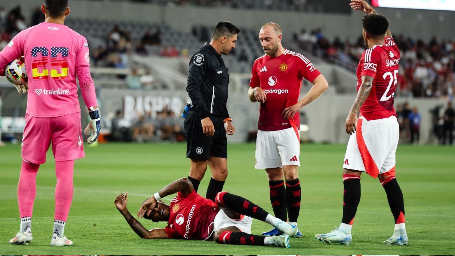 Injury Plague Hits Manchester United: Yoro, Hojlund, and Now Rashford ...