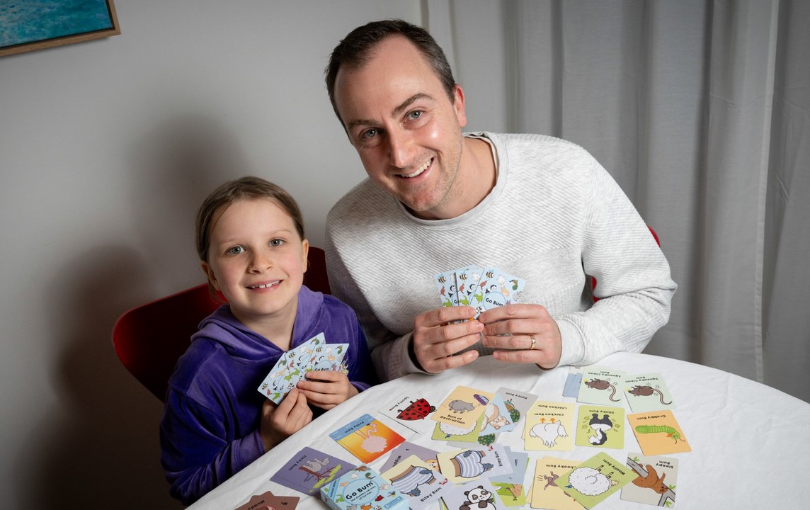 ‘Go Bum’ card game by Maggie and Evan Turner - video Dailymotion