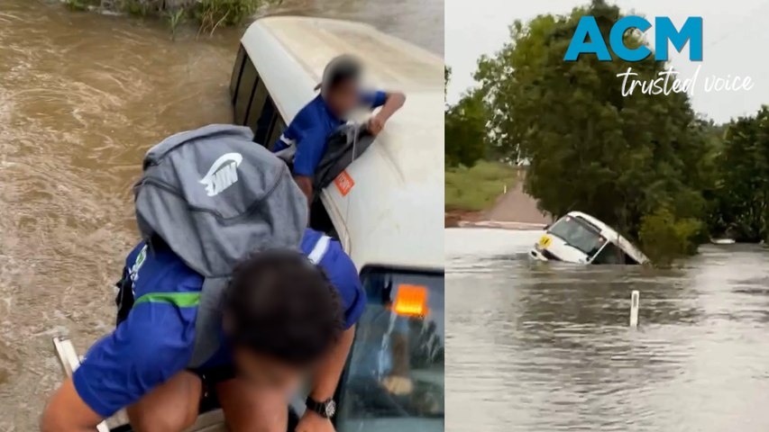 Dad who saved kids from sinking bus wins bravery award | The Standard ...