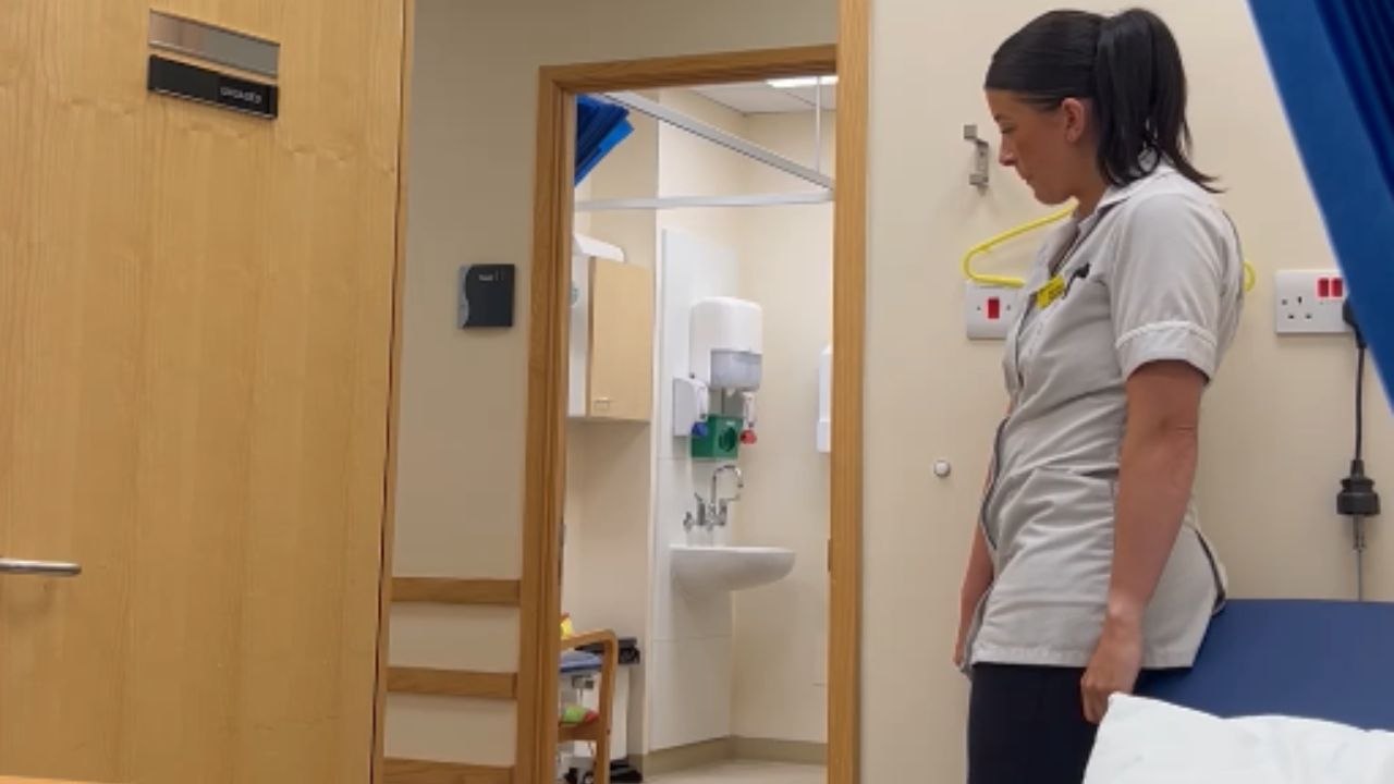 Woman catches co-worker off-guard with a comical scare prank - video ...