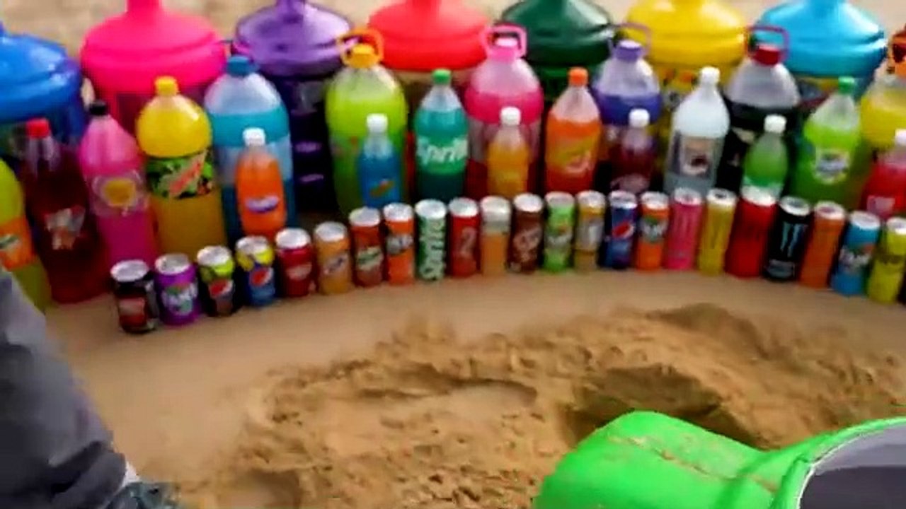 EXPERIMENT__ Giant Toothpaste Eruption from Coca-Cola, Mtn Dew, Fanta ...