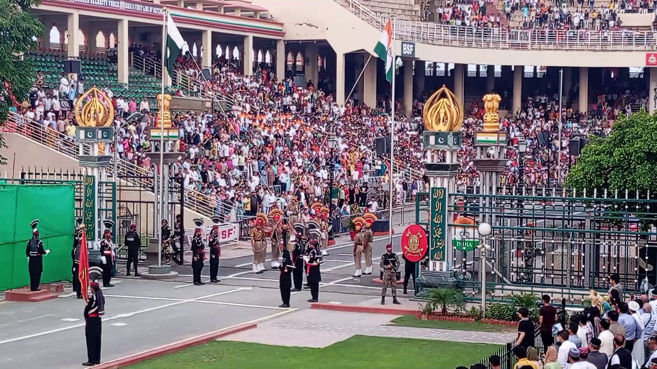 Pakistan vs India Border Flag ceremony - video Dailymotion