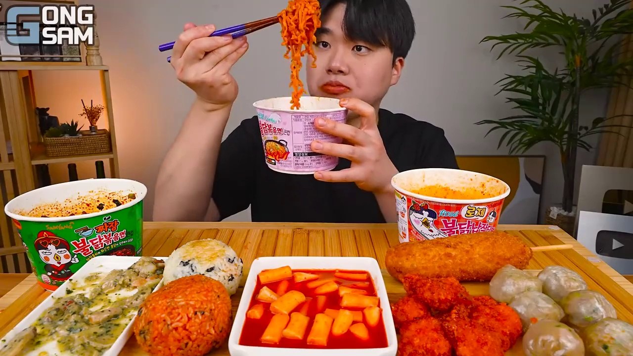 - ASMR MUKBANG FIRE Noodle HOT DOG GIMBAP EATING SOUND - video Dailymotion