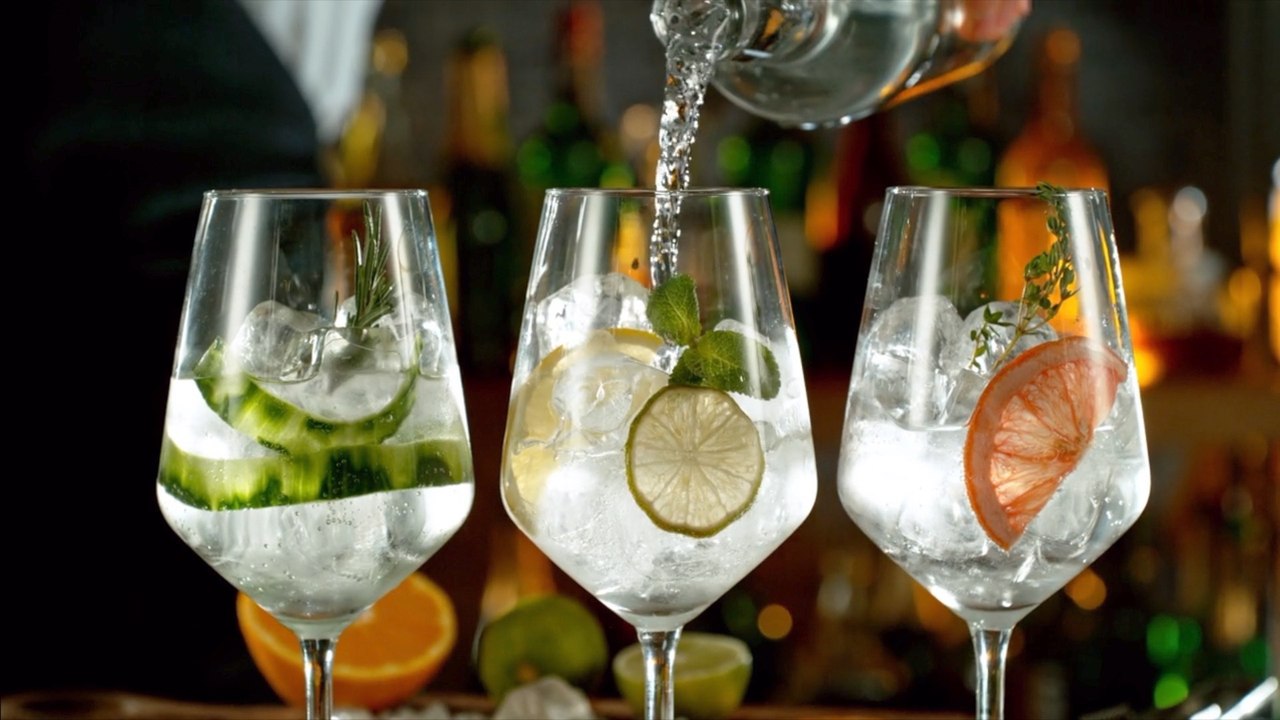 Spritz Up Your Summer With This Easy Drink - video Dailymotion