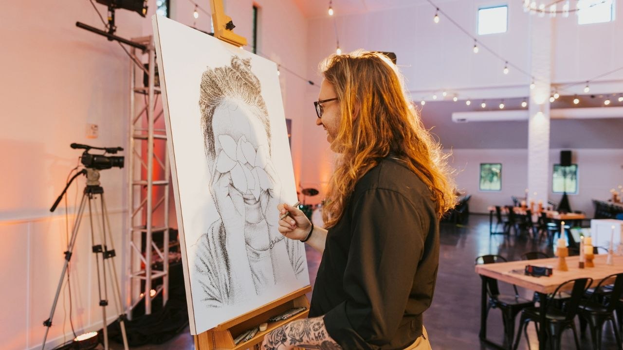 Artist rakes in $440k creating portraits of celebs by writing their ...
