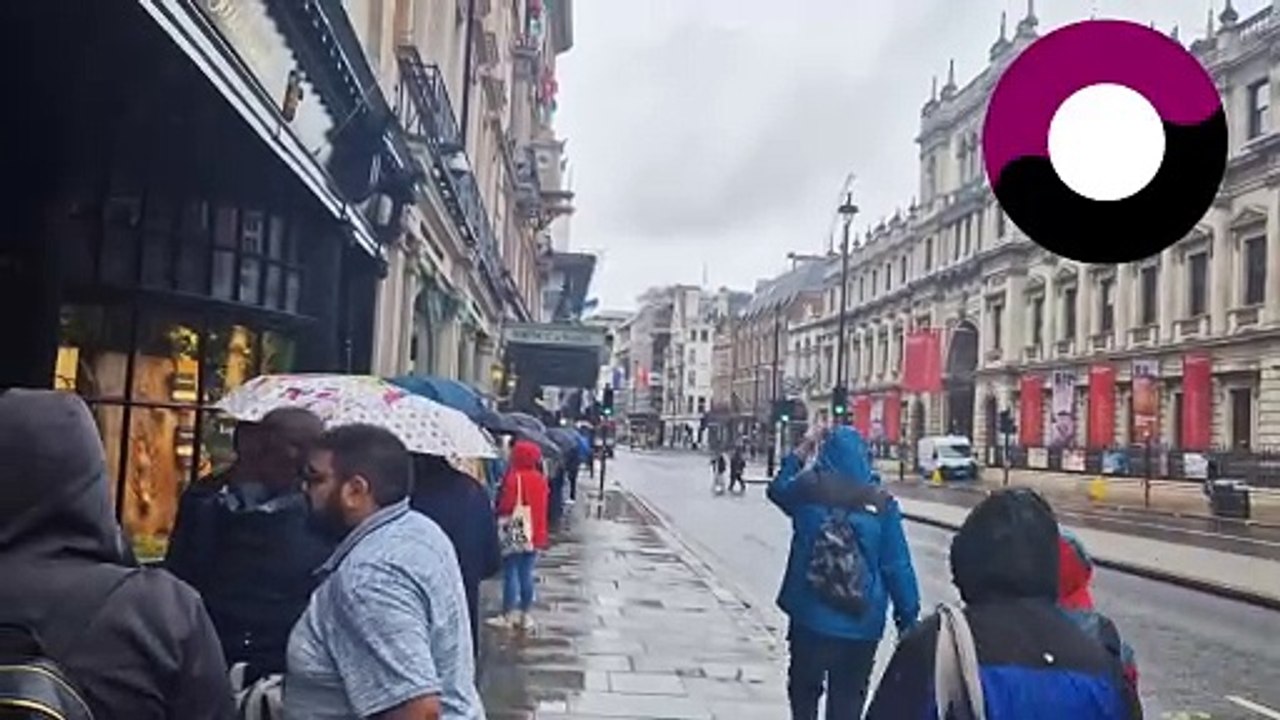 ‘I queued in the rain for a slice of Get Baked’s new Bertha cake at ...