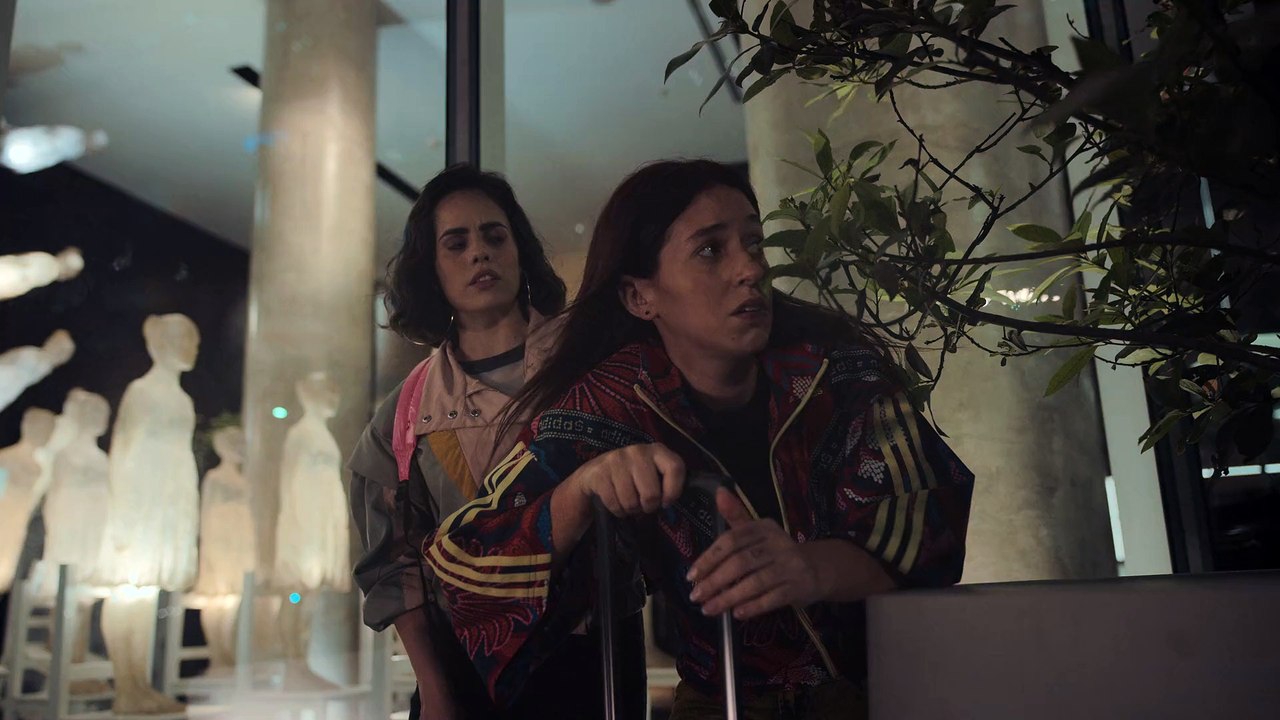 Un Lucky Sisters Official Clip As Trailer Netflix Video