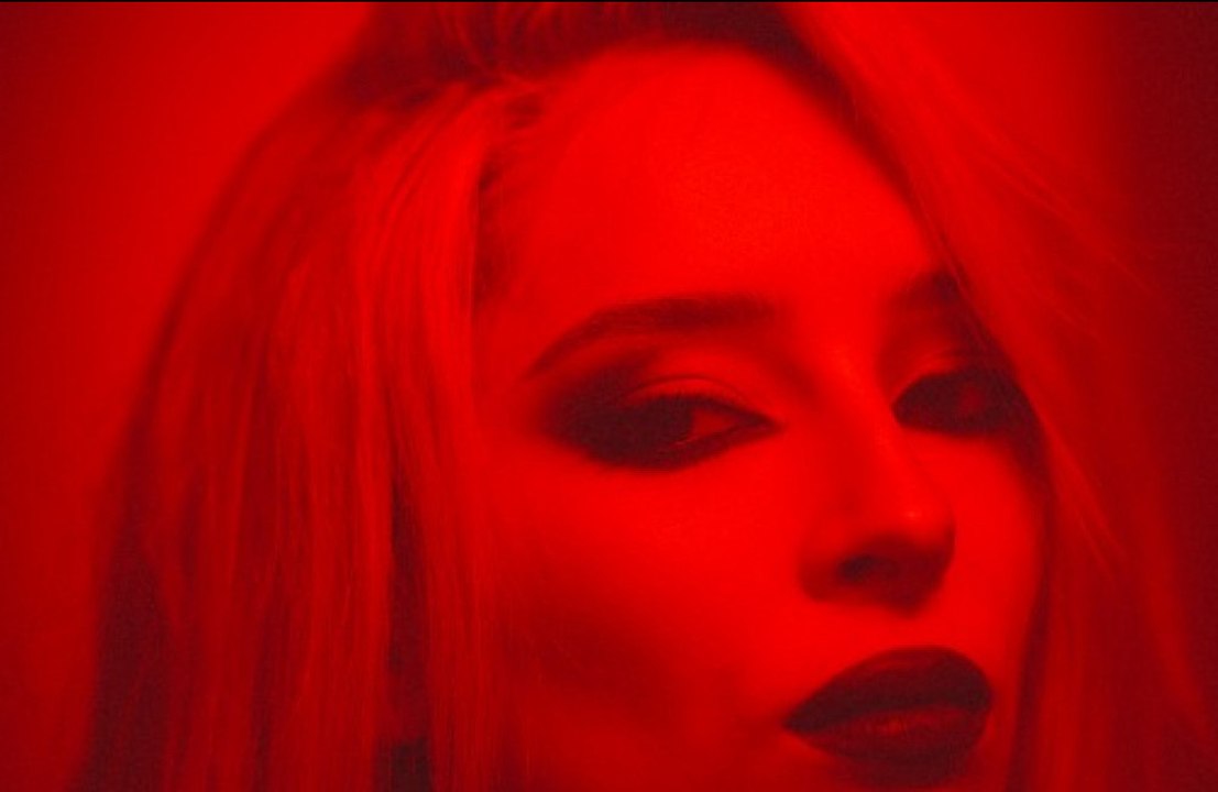 Raven Numan's 'Overwhelming' explores her experience of 'growing up with a famous parent ...