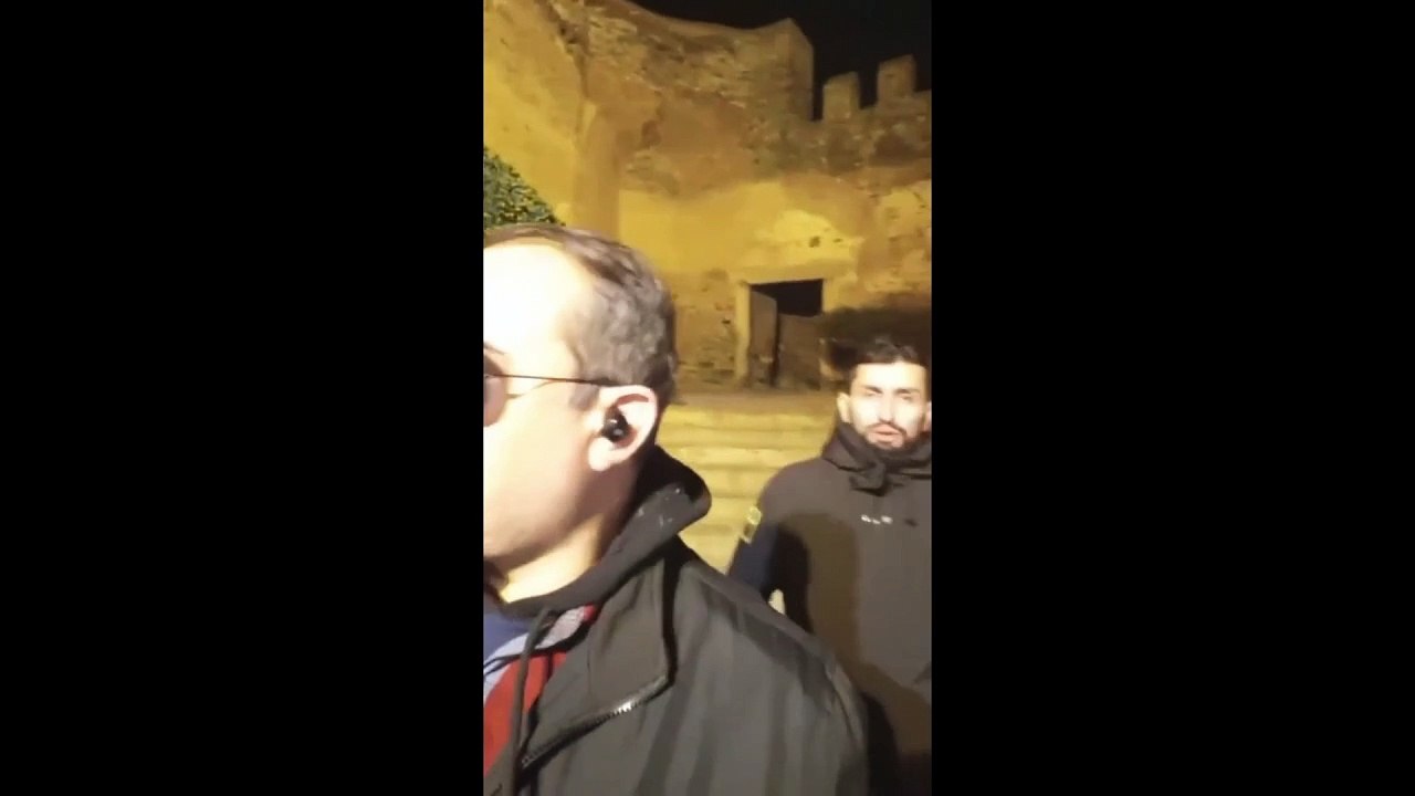 IRL ΜΕ ΤΟΝ ΓΚΟΥΡΟΥ ΣΤΑ ΚΑΣΤΡΑ - video Dailymotion
