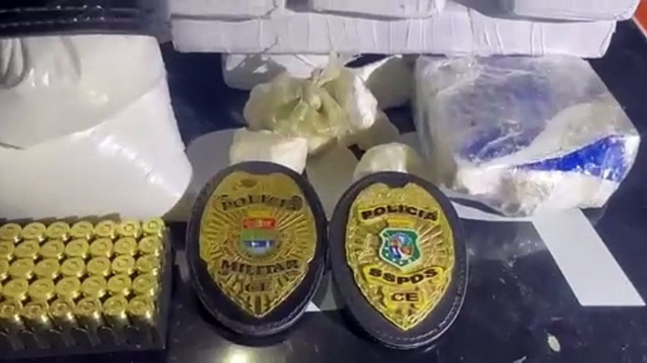 Trio com mais de 30kg de drogas é preso após tentar subornar PMs em ...